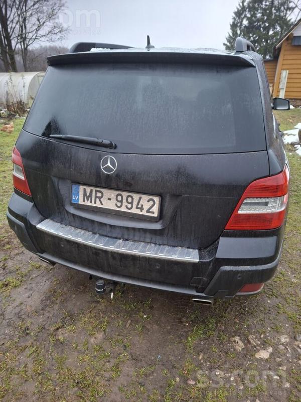 Black Mercedes-Benz GLK 320 2009 in Daugavpils, with an engine capacity of 3.00 L and mileage of 290 thousand km for 6500 €, photo 10 on AUTOMOTO.COM.LV