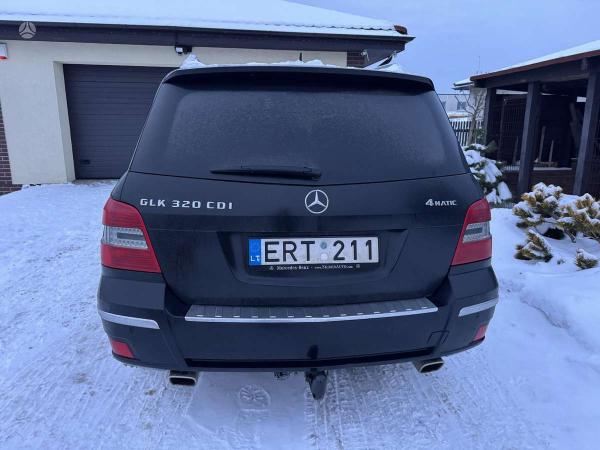 Black Mercedes-Benz GLK 320 2009 in Klaipeda, with an engine capacity of 0.00 L and mileage of 199 thousand km for 8600 €, photo 4 on AUTOMOTO.COM.LV