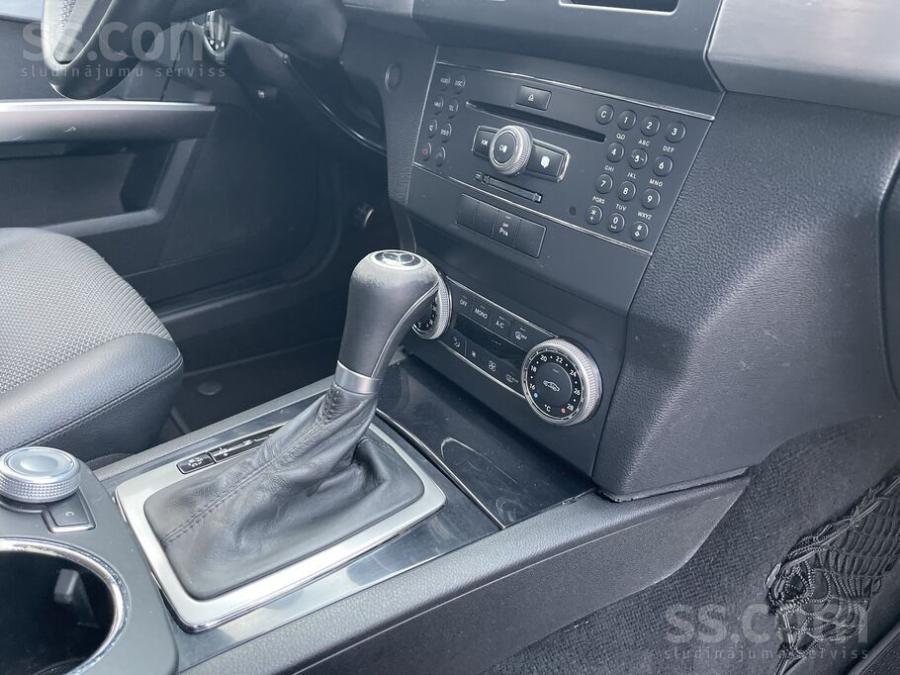 Melns Mercedes-Benz GLK 320 2009 Jūrmala, ar dzinēja tilpumu 3.00 L un nobraukumu 0 tūkst. km par 7250 €, foto 32 vietnē AUTOMOTO.COM.LV