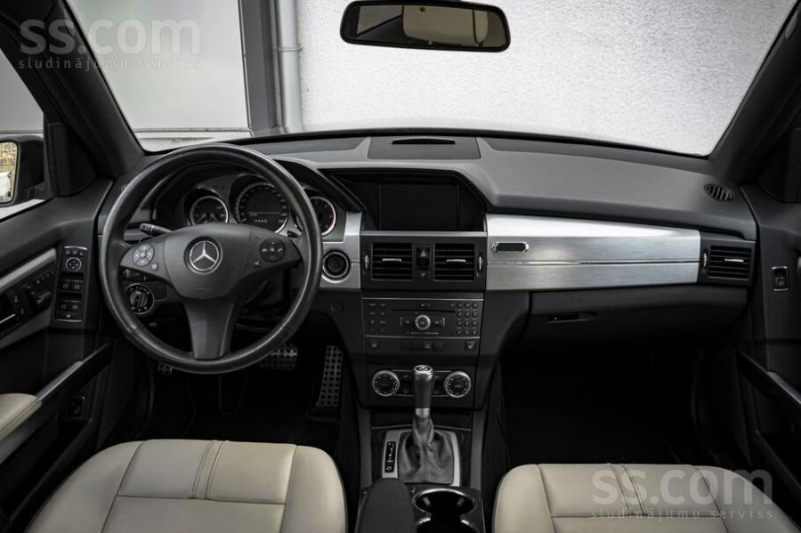 Melns Mercedes-Benz GLK 320 2009 Rīga, ar dzinēja tilpumu 3.00 L un nobraukumu 0 tūkst. km par 6996 €, foto 14 vietnē AUTOMOTO.COM.LV