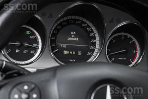Melns Mercedes-Benz GLK 320 2009 Rīga, ar dzinēja tilpumu 3.00 L un nobraukumu 0 tūkst. km par 6996 €, foto 19 vietnē AUTOMOTO.COM.LV