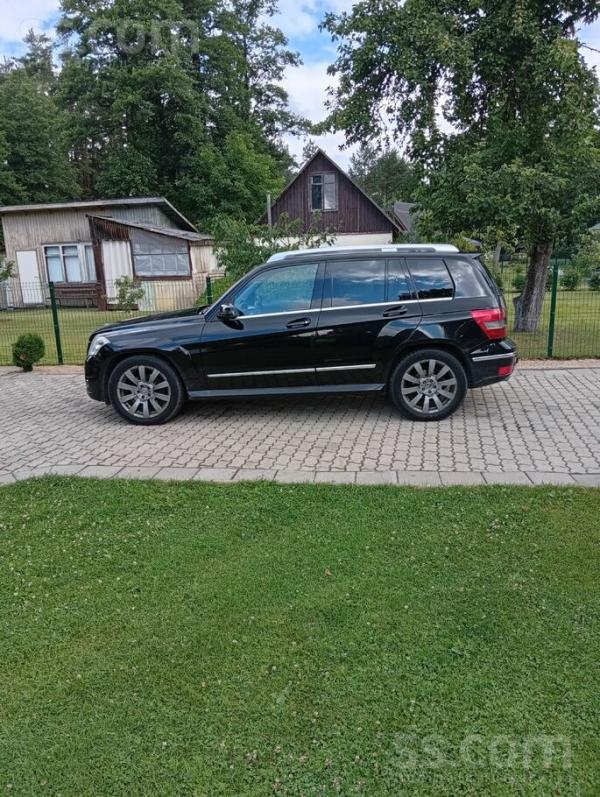 Melns Mercedes-Benz GLK 320 2009 Rīga, ar dzinēja tilpumu 3.00 L un nobraukumu 287 tūkst. km par 6200 €, foto 2 vietnē AUTOMOTO.COM.LV