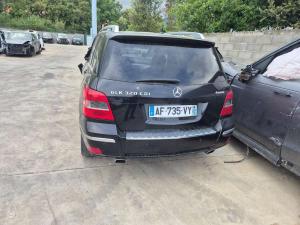 Black Mercedes-Benz GLK 320 2009 in Taurage, with an engine capacity of 2.99 L and mileage of 209 thousand km for 3900 €, photo 3 on AUTOMOTO.COM.LV