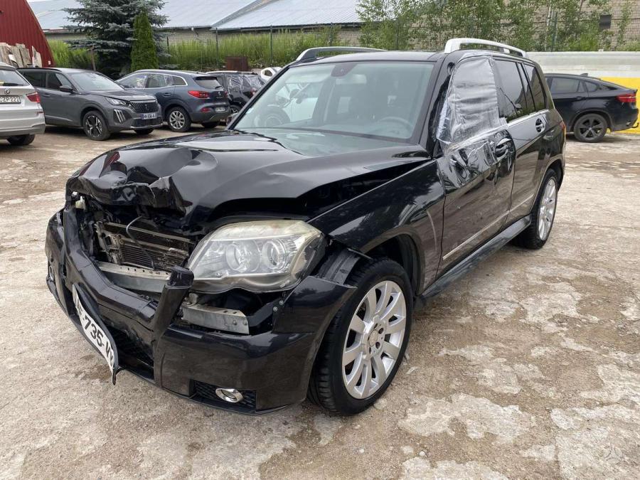 Black Mercedes-Benz GLK 320 2009 in Taurage, with an engine capacity of 2.99 L and mileage of 210 thousand km for 3900 €, photo 1 on AUTOMOTO.COM.LV