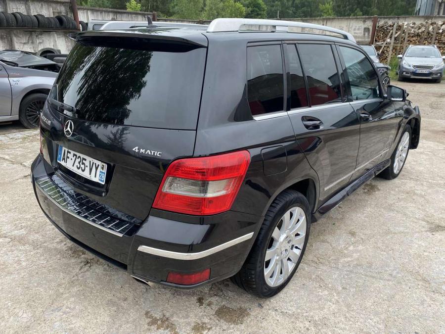 Black Mercedes-Benz GLK 320 2009 in Taurage, with an engine capacity of 2.99 L and mileage of 210 thousand km for 3900 €, photo 4 on AUTOMOTO.COM.LV