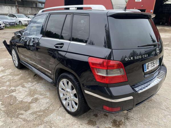 Black Mercedes-Benz GLK 320 2009 in Taurage, with an engine capacity of 2.99 L and mileage of 210 thousand km for 3900 €, photo 4 on AUTOMOTO.COM.LV