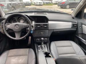 Black Mercedes-Benz GLK 320 2009 in Taurage, with an engine capacity of 2.99 L and mileage of 210 thousand km for 3900 €, photo 6 on AUTOMOTO.COM.LV