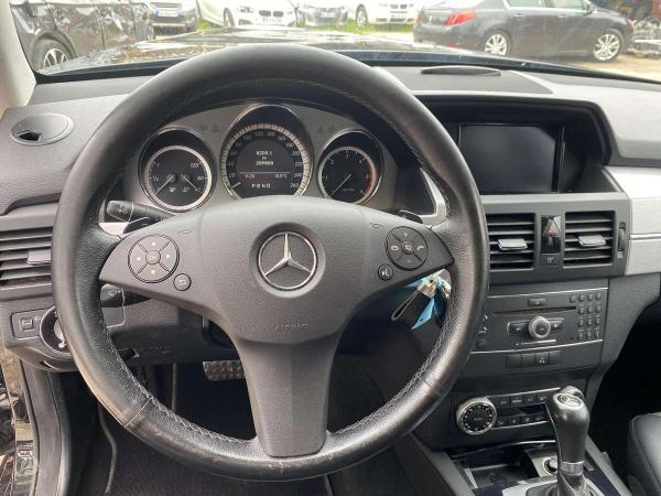 Black Mercedes-Benz GLK 320 2009 in Taurage, with an engine capacity of 2.99 L and mileage of 210 thousand km for 3900 €, photo 7 on AUTOMOTO.COM.LV