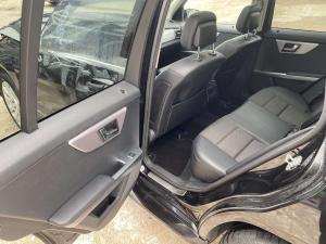Black Mercedes-Benz GLK 320 2009 in Taurage, with an engine capacity of 2.99 L and mileage of 210 thousand km for 3900 €, photo 16 on AUTOMOTO.COM.LV