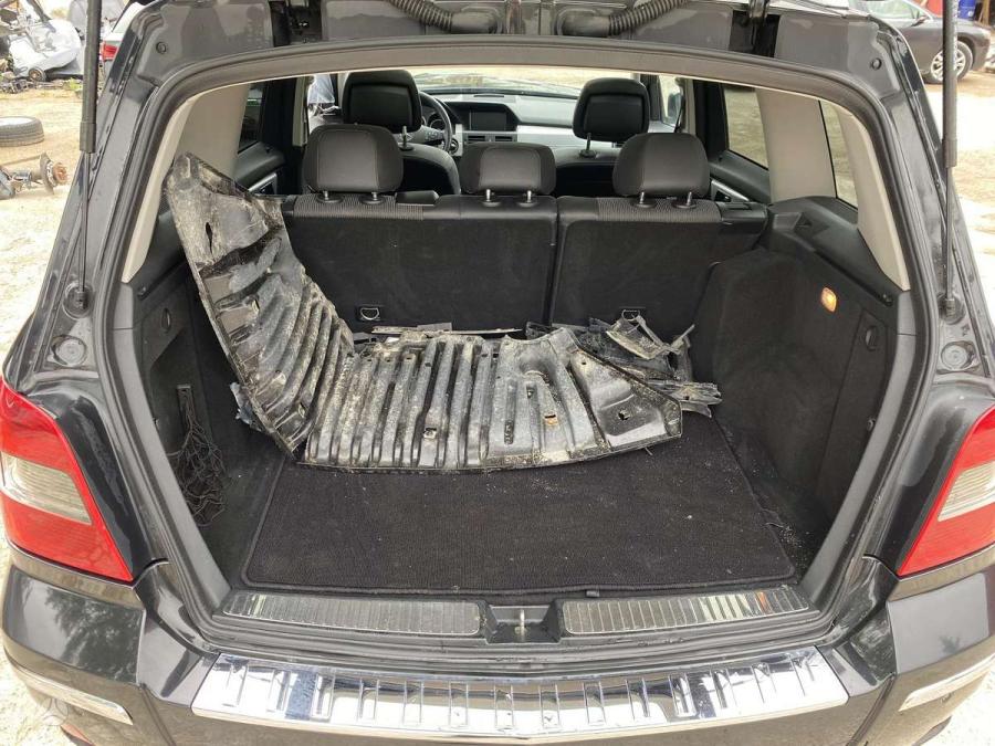 Black Mercedes-Benz GLK 320 2009 in Taurage, with an engine capacity of 2.99 L and mileage of 210 thousand km for 3900 €, photo 20 on AUTOMOTO.COM.LV