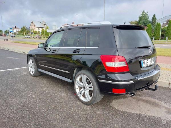 Black Mercedes-Benz GLK 320 2009 in Klaipeda, with an engine capacity of 3.00 L and mileage of 276 thousand km for 7200 €, photo 6 on AUTOMOTO.COM.LV