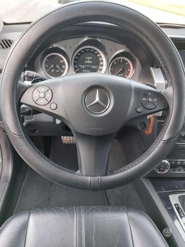 Black Mercedes-Benz GLK 320 2009 in Klaipeda, with an engine capacity of 3.00 L and mileage of 276 thousand km for 7200 €, photo 9 on AUTOMOTO.COM.LV