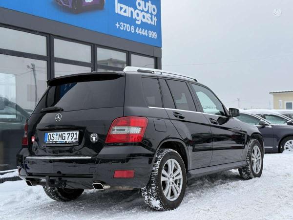 Black Mercedes-Benz GLK 320 2010 in Vilnius, with an engine capacity of 3.00 L and mileage of 215 thousand km for 7950 €, photo 4 on AUTOMOTO.COM.LV