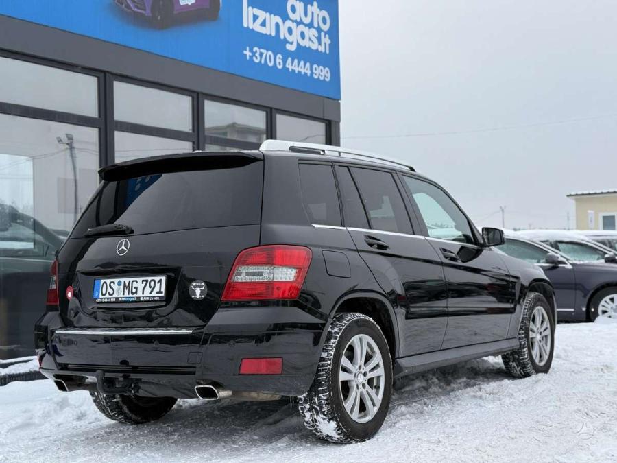 Black Mercedes-Benz GLK 320 2010 in Vilnius, with an engine capacity of 3.00 L and mileage of 215 thousand km for 5000 €, photo 4 on AUTOMOTO.COM.LV
