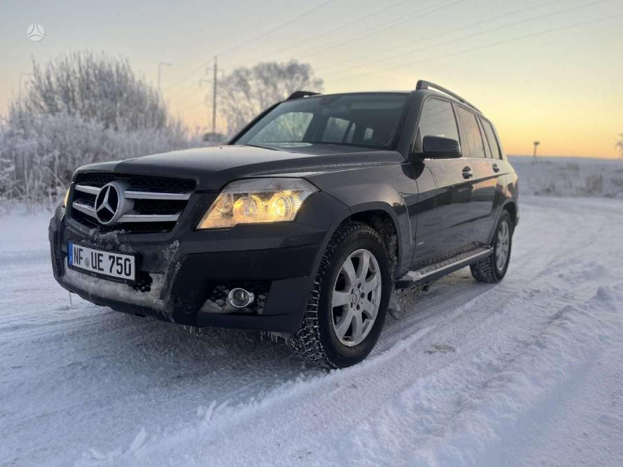 Grey Mercedes-Benz GLK 320 2008 in Kaunas, with an engine capacity of 2.99 L and mileage of 300 thousand km for 4999 €, photo 2 on AUTOMOTO.COM.LV