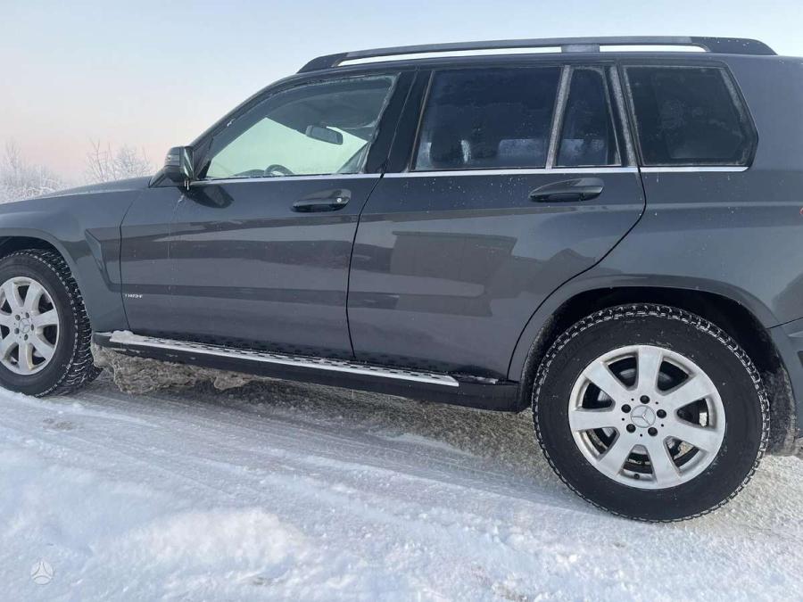 Grey Mercedes-Benz GLK 320 2008 in Kaunas, with an engine capacity of 2.99 L and mileage of 300 thousand km for 4999 €, photo 4 on AUTOMOTO.COM.LV