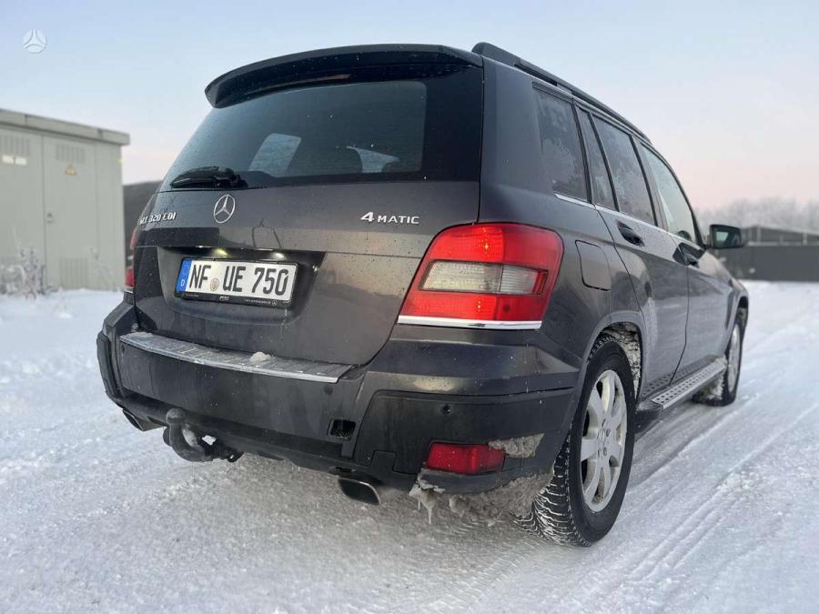Grey Mercedes-Benz GLK 320 2008 in Kaunas, with an engine capacity of 2.99 L and mileage of 300 thousand km for 4999 €, photo 5 on AUTOMOTO.COM.LV