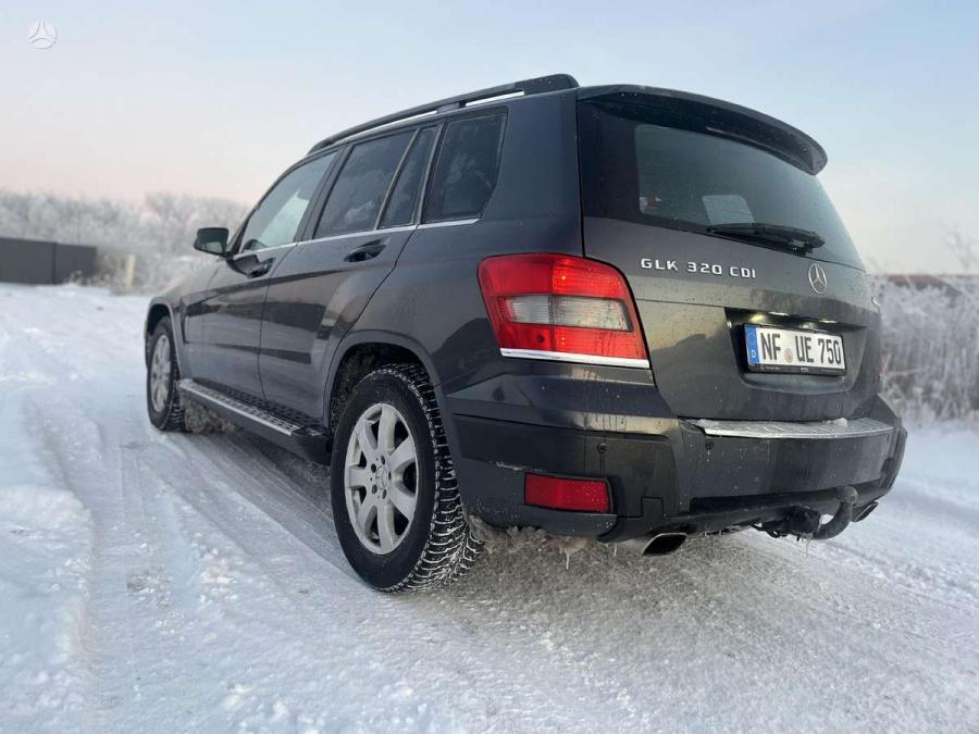 Grey Mercedes-Benz GLK 320 2008 in Kaunas, with an engine capacity of 2.99 L and mileage of 300 thousand km for 4999 €, photo 6 on AUTOMOTO.COM.LV
