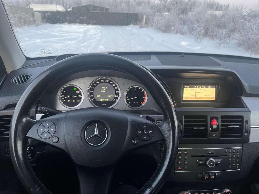 Grey Mercedes-Benz GLK 320 2008 in Kaunas, with an engine capacity of 2.99 L and mileage of 300 thousand km for 4999 €, photo 8 on AUTOMOTO.COM.LV