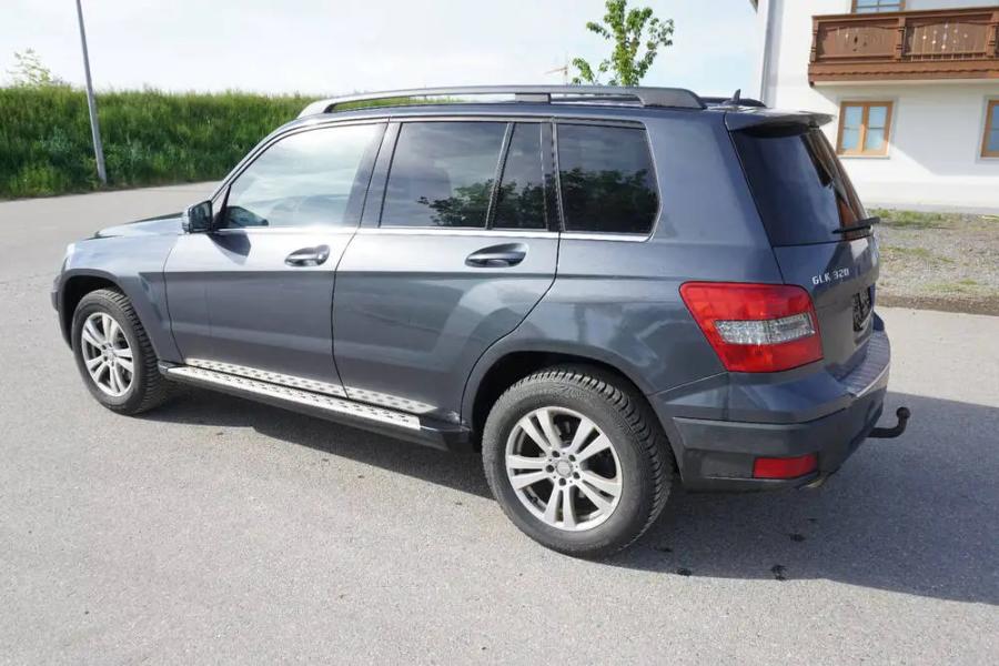 Pelēks Mercedes-Benz GLK 320 2008 Talsi, ar dzinēja tilpumu 3.00 L un nobraukumu 223 tūkst. km par 7500 €, foto 5 vietnē AUTOMOTO.COM.LV