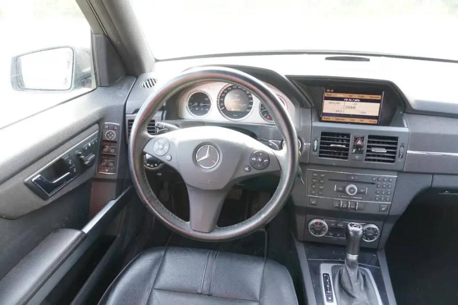 Pelēks Mercedes-Benz GLK 320 2008 Talsi, ar dzinēja tilpumu 3.00 L un nobraukumu 223 tūkst. km par 7500 €, foto 9 vietnē AUTOMOTO.COM.LV