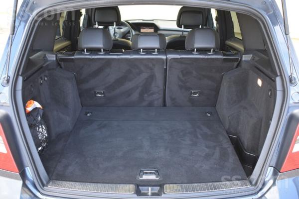 Pelēks Mercedes-Benz GLK 320 2008 Talsi, ar dzinēja tilpumu 3.00 L un nobraukumu 223 tūkst. km par 7900 €, foto 9 vietnē AUTOMOTO.COM.LV