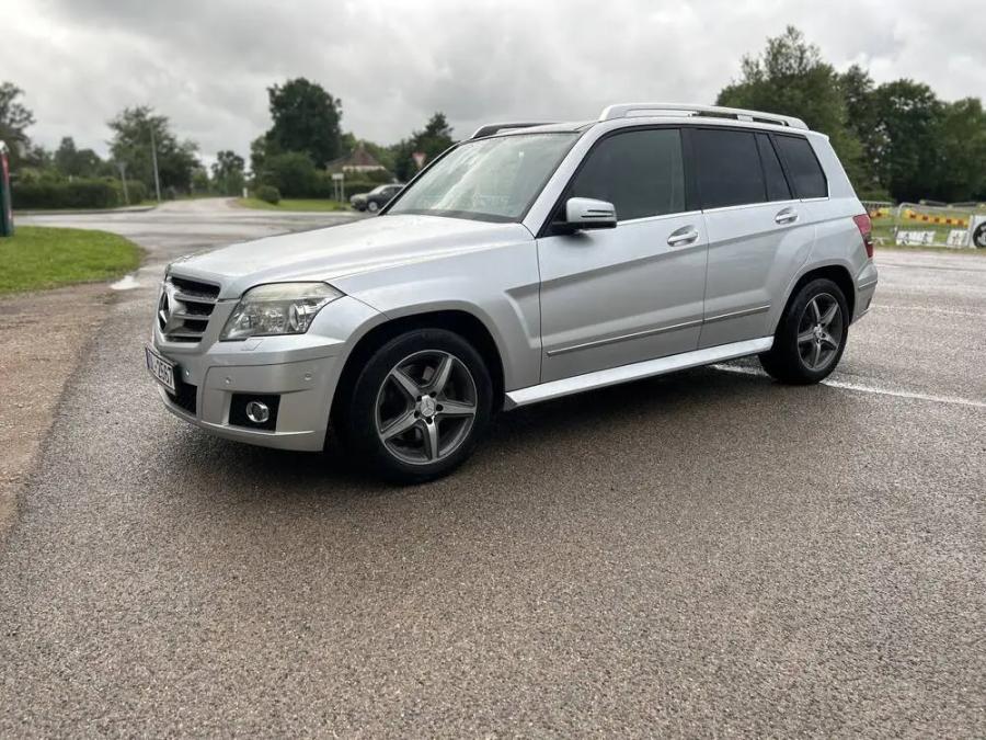 Grey Mercedes-Benz GLK 320 2008 in Grobiņa, with an engine capacity of 3.00 L and mileage of 390 thousand km for 6000 €, photo 4 on AUTOMOTO.COM.LV
