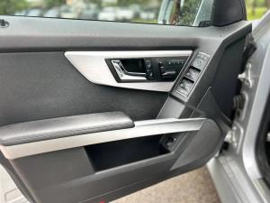 Grey Mercedes-Benz GLK 320 2008 in Grobiņa, with an engine capacity of 3.00 L and mileage of 390 thousand km for 6000 €, photo 12 on AUTOMOTO.COM.LV