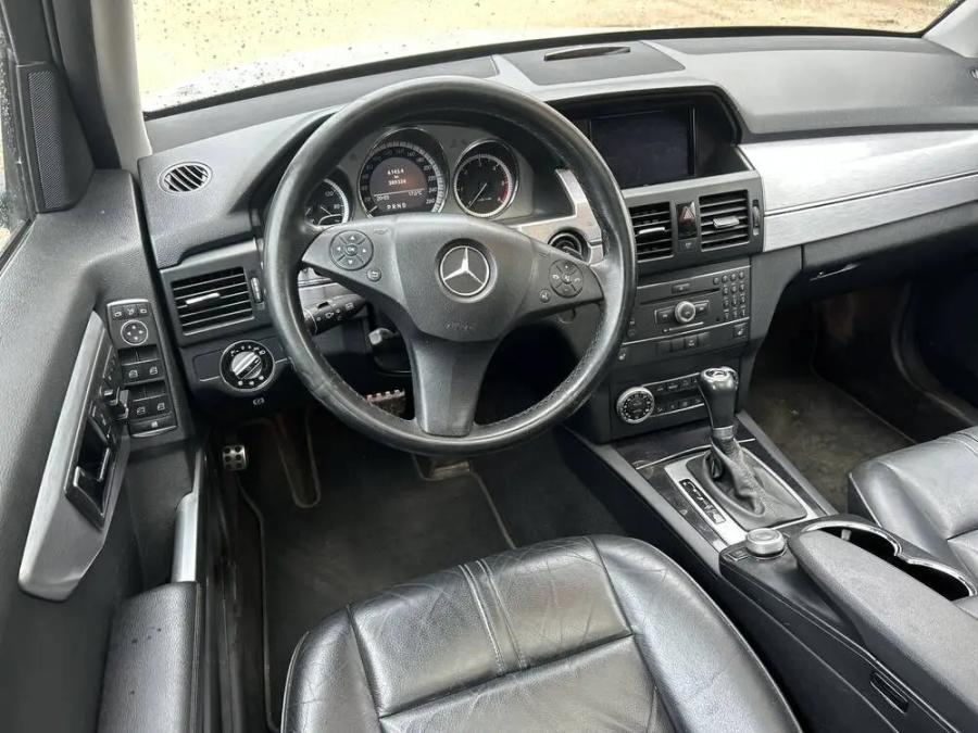 Grey Mercedes-Benz GLK 320 2008 in Grobiņa, with an engine capacity of 3.00 L and mileage of 390 thousand km for 6000 €, photo 13 on AUTOMOTO.COM.LV