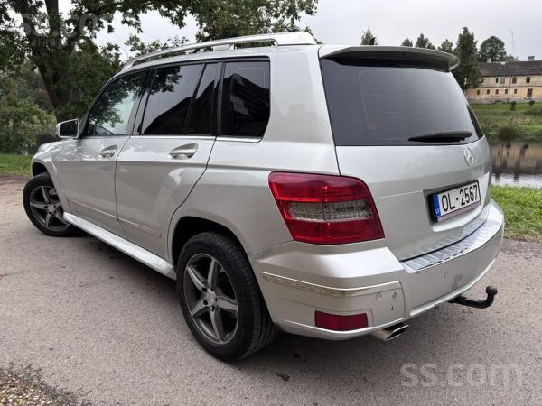 Grey Mercedes-Benz GLK 320 2008 in Bauska, with an engine capacity of 3.00 L and mileage of 393 thousand km for 5000 €, photo 9 on AUTOMOTO.COM.LV