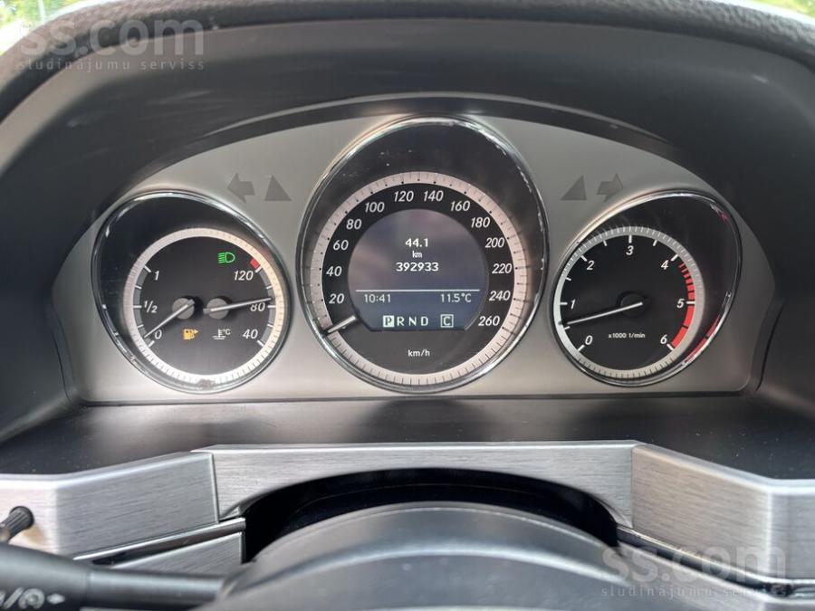 Pelēks Mercedes-Benz GLK 320 2008 Bauska, ar dzinēja tilpumu 3.00 L un nobraukumu 393 tūkst. km par 5000 €, foto 20 vietnē AUTOMOTO.COM.LV