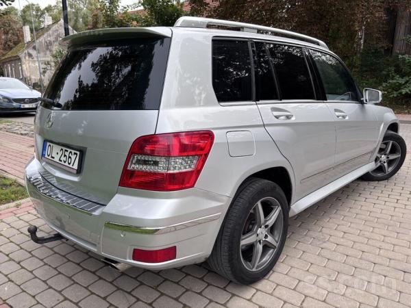 Grey Mercedes-Benz GLK 320 2008 in Bauska, with an engine capacity of 3.00 L and mileage of 393 thousand km for 5000 €, photo 5 on AUTOMOTO.COM.LV