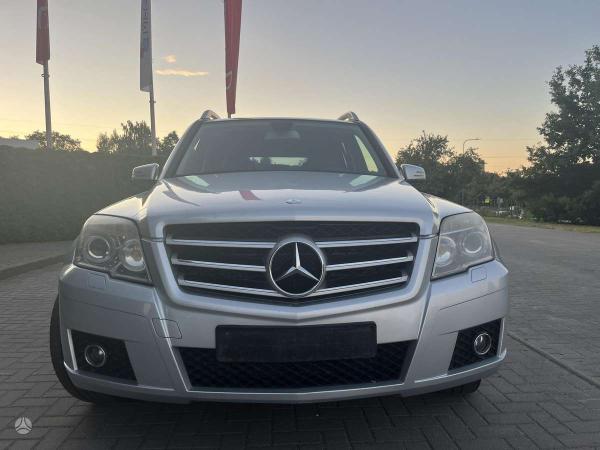 Grey Mercedes-Benz GLK 320 2009 in Vilnius, with an engine capacity of 2.99 L and mileage of 360 thousand km for 4950 €, photo 2 on AUTOMOTO.COM.LV
