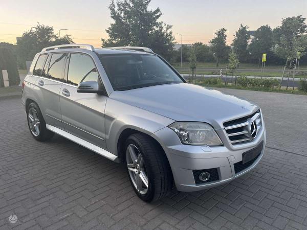 Grey Mercedes-Benz GLK 320 2009 in Vilnius, with an engine capacity of 2.99 L and mileage of 360 thousand km for 4950 €, photo 3 on AUTOMOTO.COM.LV