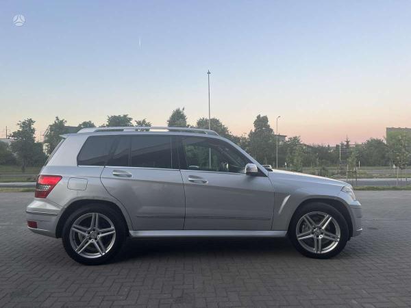 Grey Mercedes-Benz GLK 320 2009 in Vilnius, with an engine capacity of 2.99 L and mileage of 360 thousand km for 4950 €, photo 6 on AUTOMOTO.COM.LV