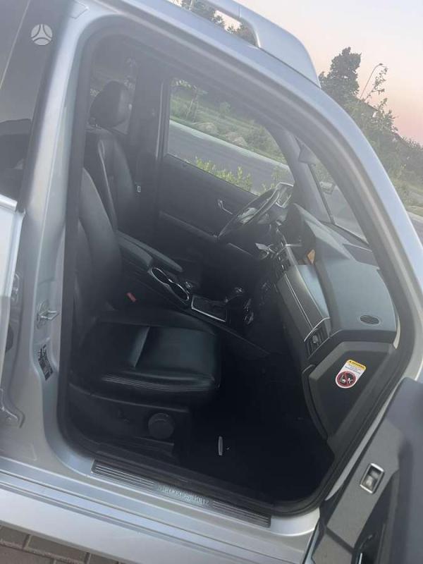 Grey Mercedes-Benz GLK 320 2009 in Vilnius, with an engine capacity of 2.99 L and mileage of 360 thousand km for 4950 €, photo 10 on AUTOMOTO.COM.LV