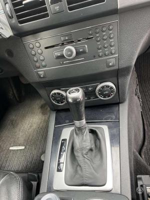 Grey Mercedes-Benz GLK 320 2009 in Vilnius, with an engine capacity of 2.99 L and mileage of 360 thousand km for 5400 €, photo 15 on AUTOMOTO.COM.LV
