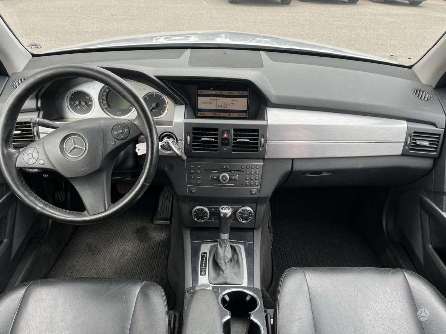 Grey Mercedes-Benz GLK 320 2009 in Vilnius, with an engine capacity of 2.99 L and mileage of 360 thousand km for 5400 €, photo 16 on AUTOMOTO.COM.LV