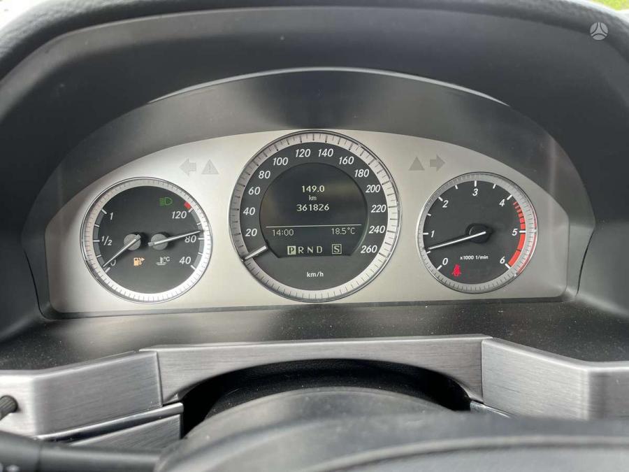 Grey Mercedes-Benz GLK 320 2009 in Vilnius, with an engine capacity of 2.99 L and mileage of 360 thousand km for 5400 €, photo 17 on AUTOMOTO.COM.LV
