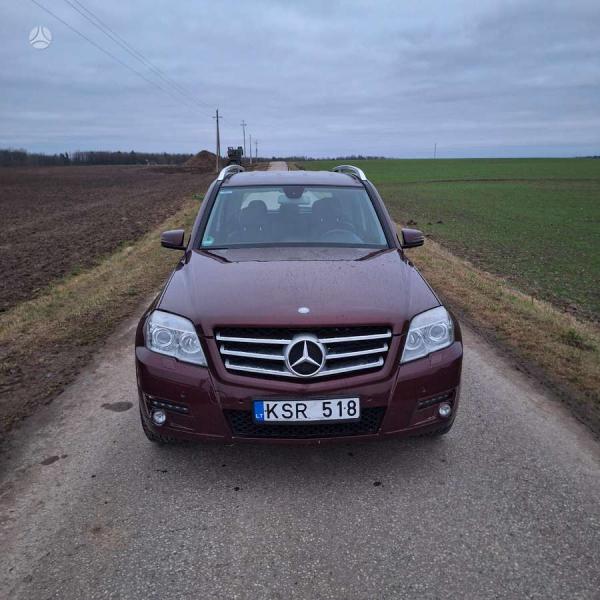 Red Mercedes-Benz GLK 320 2008 in Marijampole, with an engine capacity of 2.99 L and mileage of 244 thousand km for 5850 €, photo 4 on AUTOMOTO.COM.LV