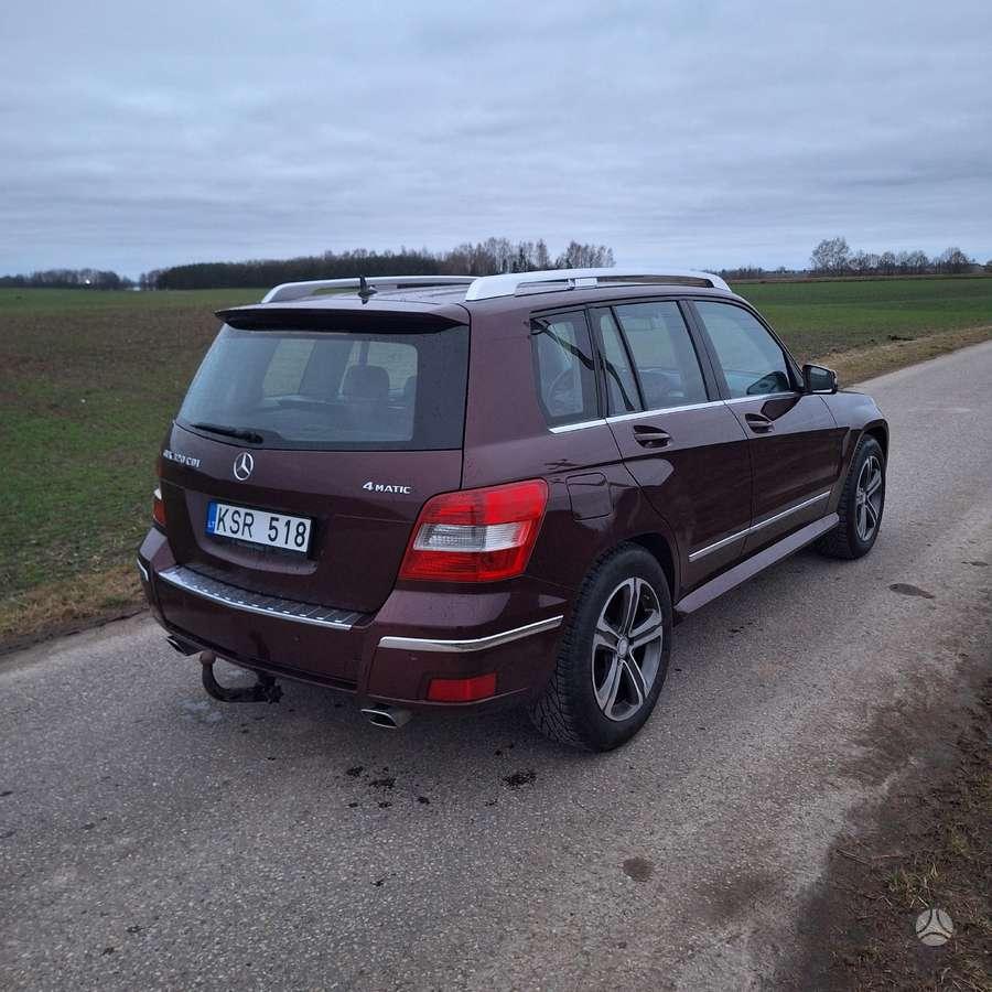 Red Mercedes-Benz GLK 320 2008 in Marijampole, with an engine capacity of 2.99 L and mileage of 244 thousand km for 5850 €, photo 5 on AUTOMOTO.COM.LV