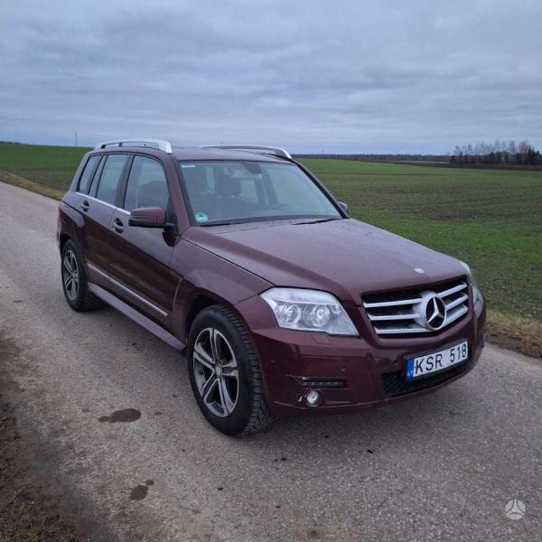 Red Mercedes-Benz GLK 320 2008 in Marijampole, with an engine capacity of 2.99 L and mileage of 244 thousand km for 5850 €, photo 6 on AUTOMOTO.COM.LV