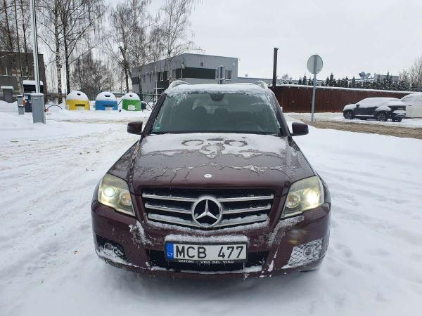 Sarkans Mercedes-Benz GLK 320 2009 Kauņa, ar dzinēja tilpumu 2.99 L un nobraukumu 320 tūkst. km par 5999 €, foto 2 vietnē AUTOMOTO.COM.LV