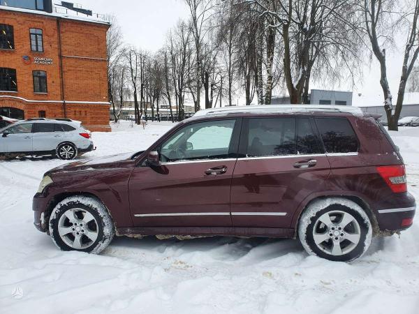 Sarkans Mercedes-Benz GLK 320 2009 Kauņa, ar dzinēja tilpumu 2.99 L un nobraukumu 320 tūkst. km par 5999 €, foto 8 vietnē AUTOMOTO.COM.LV