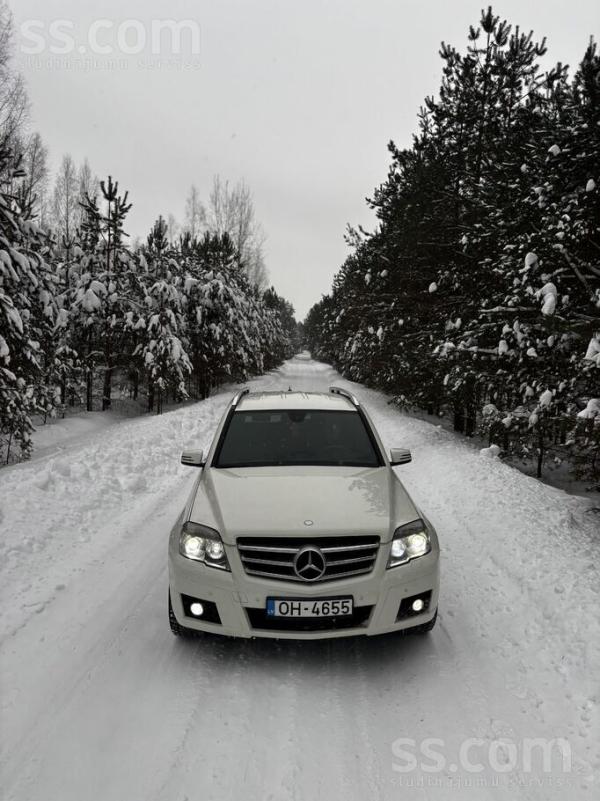 White Mercedes-Benz GLK 320 2008 in Daugavpils, with an engine capacity of 3.00 L and mileage of 193 thousand km for 7200 €, photo 7 on AUTOMOTO.COM.LV