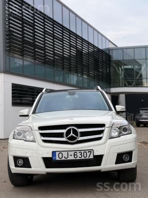 White Mercedes-Benz GLK 320 2008 in Daugavpils, with an engine capacity of 3.00 L and mileage of 0 thousand km for 6500 €, photo 3 on AUTOMOTO.COM.LV