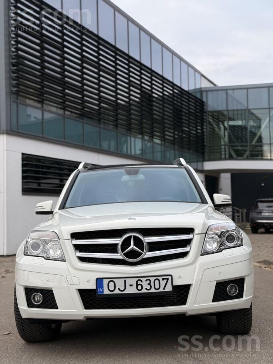 White Mercedes-Benz GLK 320 2008 in Daugavpils, with an engine capacity of 3.00 L and mileage of 0 thousand km for 6500 €, photo 3 on AUTOMOTO.COM.LV