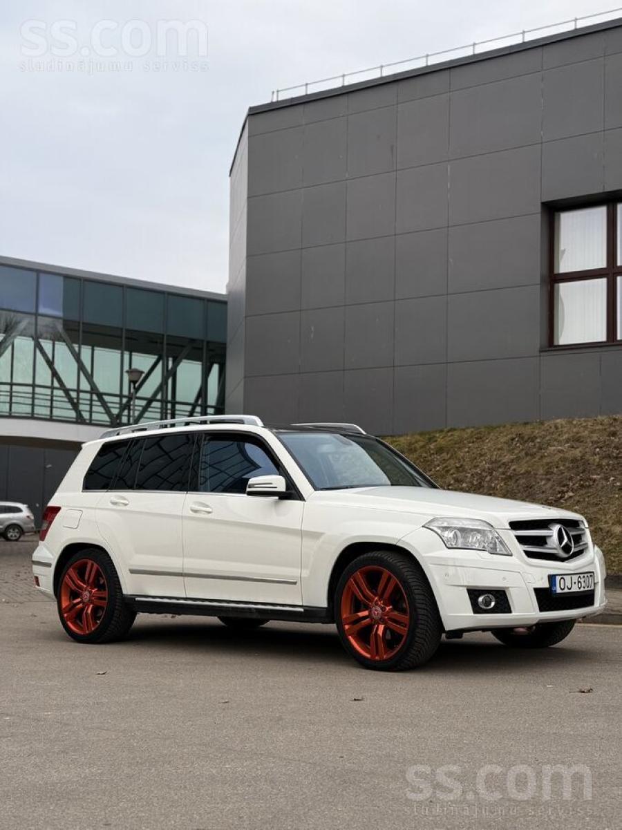 White Mercedes-Benz GLK 320 2008 in Daugavpils, with an engine capacity of 3.00 L and mileage of 0 thousand km for 6500 €, photo 6 on AUTOMOTO.COM.LV