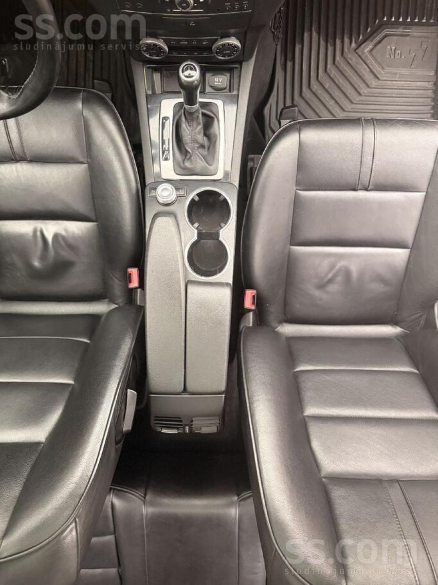 White Mercedes-Benz GLK 320 2008 in Daugavpils, with an engine capacity of 3.00 L and mileage of 0 thousand km for 6500 €, photo 12 on AUTOMOTO.COM.LV