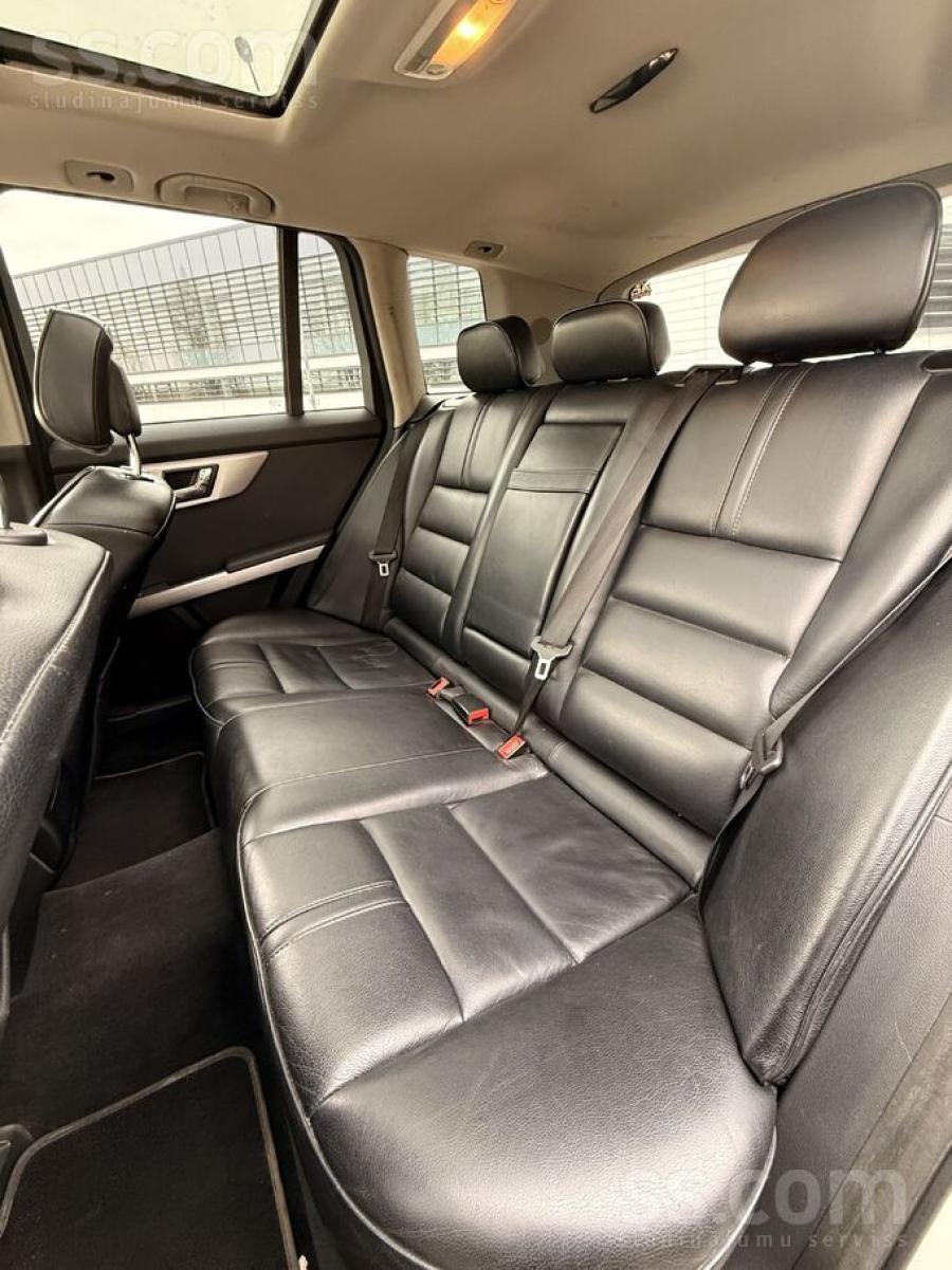 White Mercedes-Benz GLK 320 2008 in Daugavpils, with an engine capacity of 3.00 L and mileage of 0 thousand km for 6500 €, photo 13 on AUTOMOTO.COM.LV